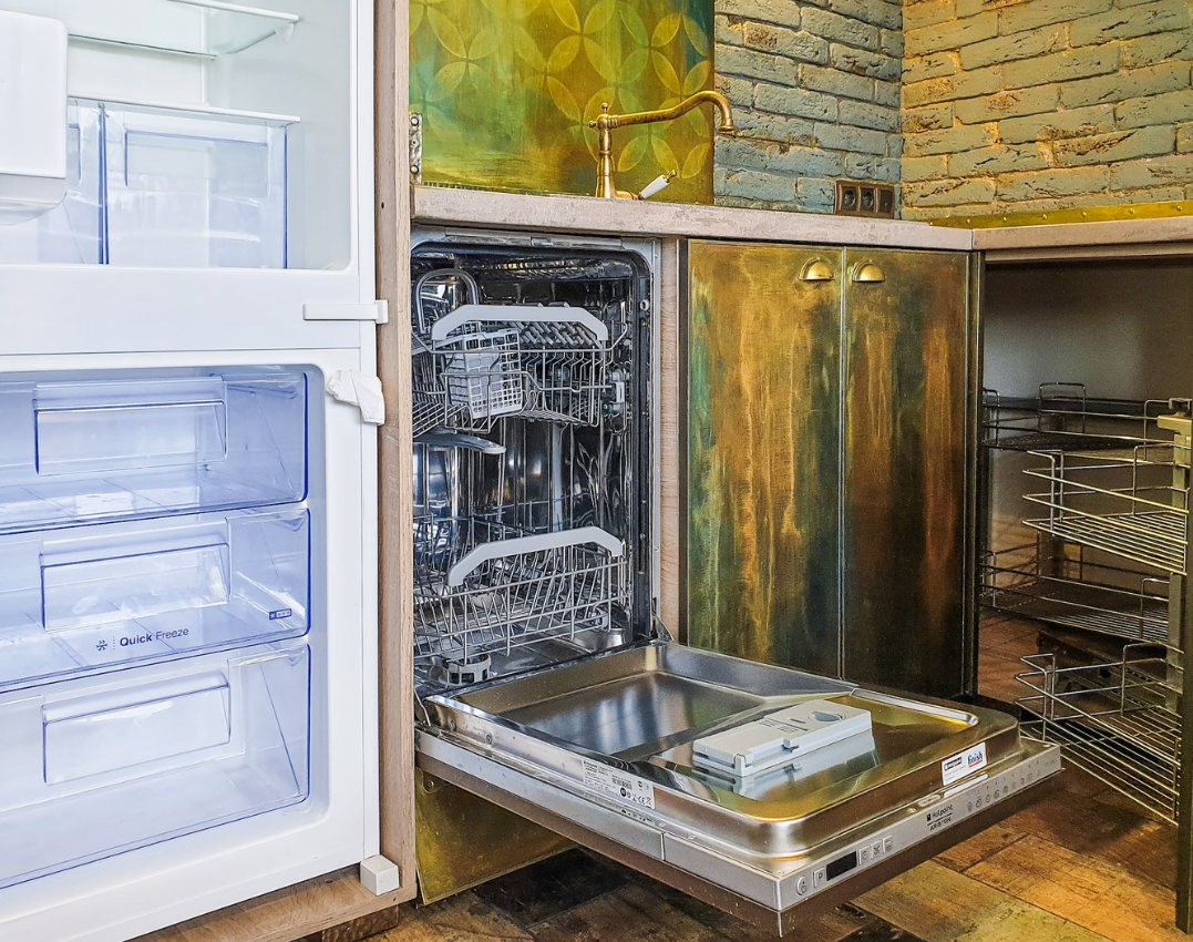 Elevate your restaurant's presentation with a food transporter cart in ...